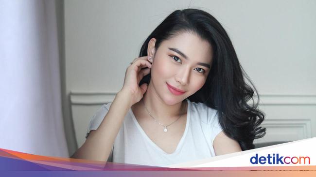 Karier Melesat Jadi Aspri Hotman Paris, Lisa Oktaviani Ditawari Akting-Nyanyi