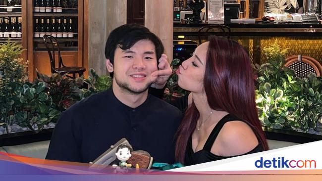 Nicholas Sean and Vietyana Chloe: A Controversial Love Story that ...