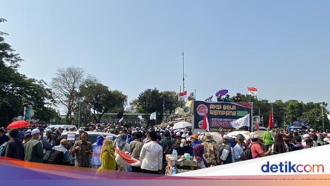 Lalin Sekitar Patung Kuda Jakpus Macet Imbas Demo GNPR soal Rempang