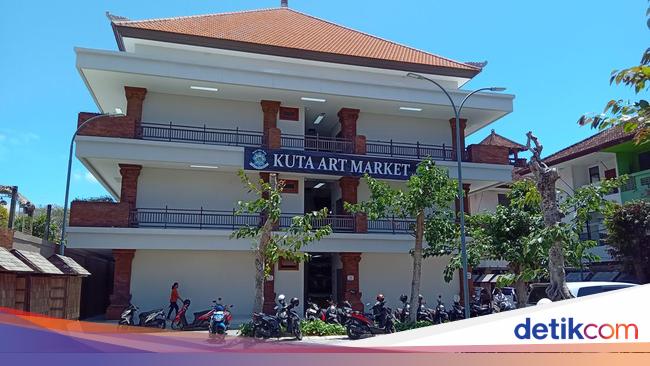 Desa Adat Kuta Akan Tarik Retribusi, Pedagang Pasar Seni: Omzet Menurun