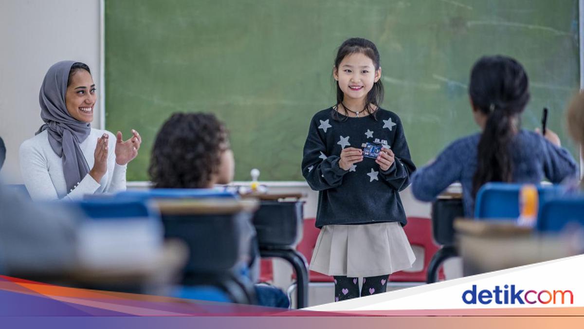 12 Contoh Pidato Perpisahan Kelas 6 SD Singkat dan Mengharukan