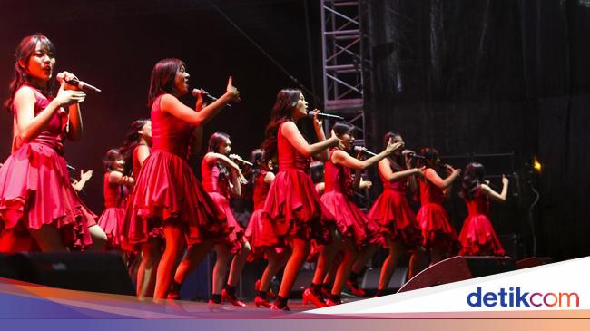 JKT48 Merah Merona di Pestapora