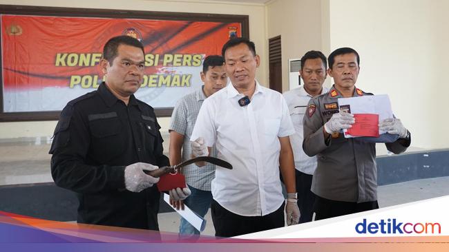 Murid yang Bacok Guru di Demak Terancam 12 Tahun Penjara Murid yang Bacok Guru di Demak Terancam 12 Tahun Penjara