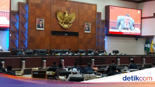 DPR Aceh Setujui Pergantian Ketua dari Saiful Bahri ke Zulfadli