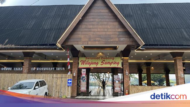 Resto Sunda 'Hidden Gem' di BSD dengan Pemandangan Danau