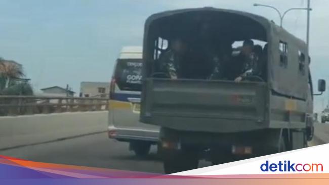 Kronologi Truk TNI Dihadang Mini Bus di Fly Over Amplas Medan