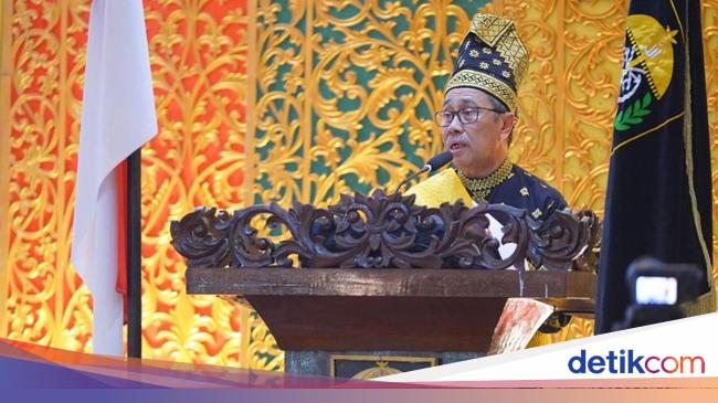 Di Akhir Masa Jabatan, Gubernur Riau, Asisten hingga Istri Terbang ke ...