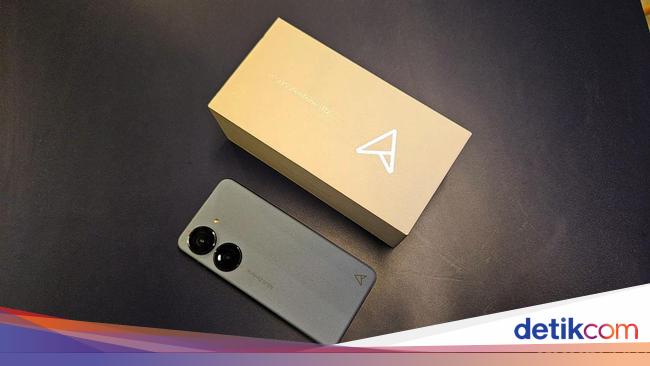Unboxing Asus Zenfone 10, HP Mungil Spek Mumpuni Harga Rp 9 Juta