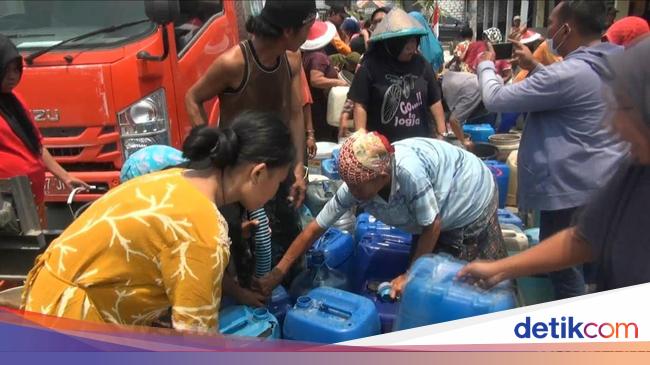 Kekeringan Hingga Krisis Air Bersih Meluas Di 8 Kecamatan Lamongan