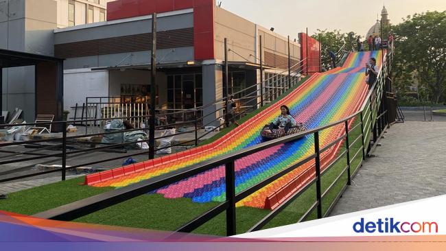 Game 4 Marvel City, Rainbow Slide Pertama di Mal Surabaya