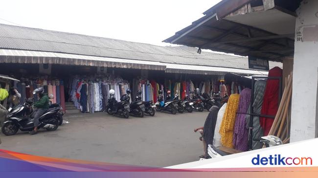 Jeritan Pedagang Pasar Cipadu: Orang Lewat Pun Nggak Nampak!