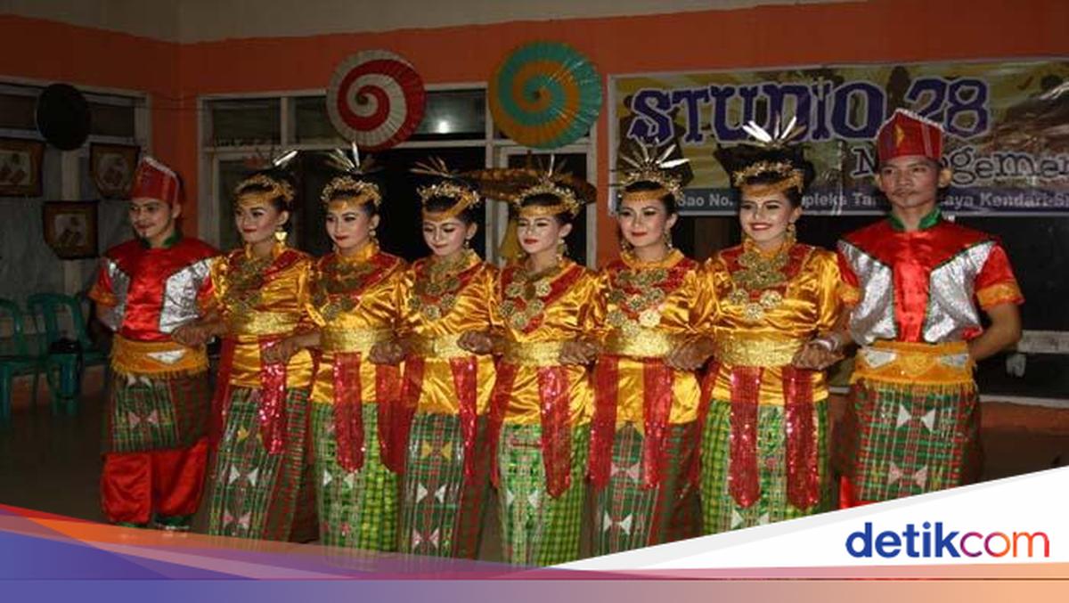 13 Tarian Tradisional Sulawesi Tenggara, Ada Tarian Lulo yang Viral
