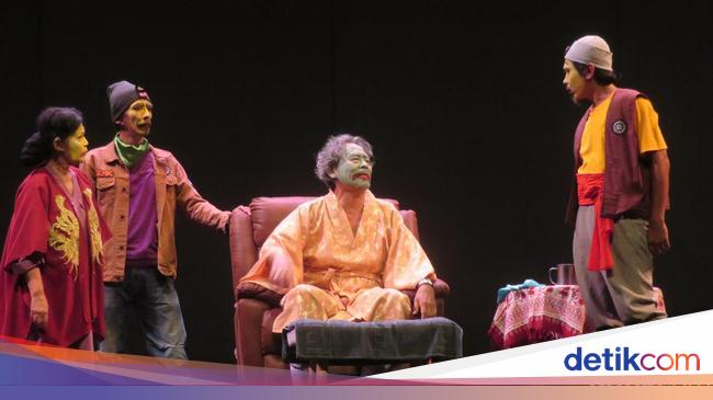 Teater Koma Bicara Keresahan Petani Melalui Pementasan Lakon Bisul Semar