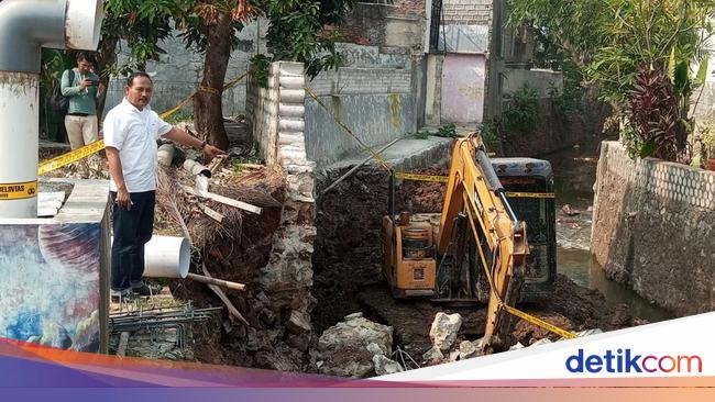 Tembok Roboh Timpa 4 Pekerja Proyek di Pondok Aren, 1 Tewas