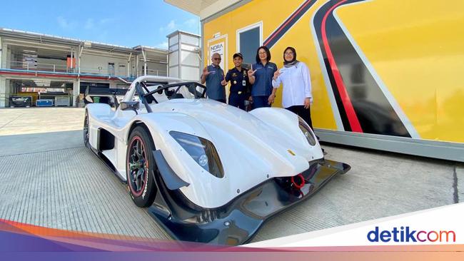 Rasakan Sensasi Ngebut Ala F1 dengan Mobil Radical di Sirkuit Mandalika