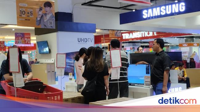 Produk Elektronik Transmart Full Day Sale di Gerai Cempaka Putih ...