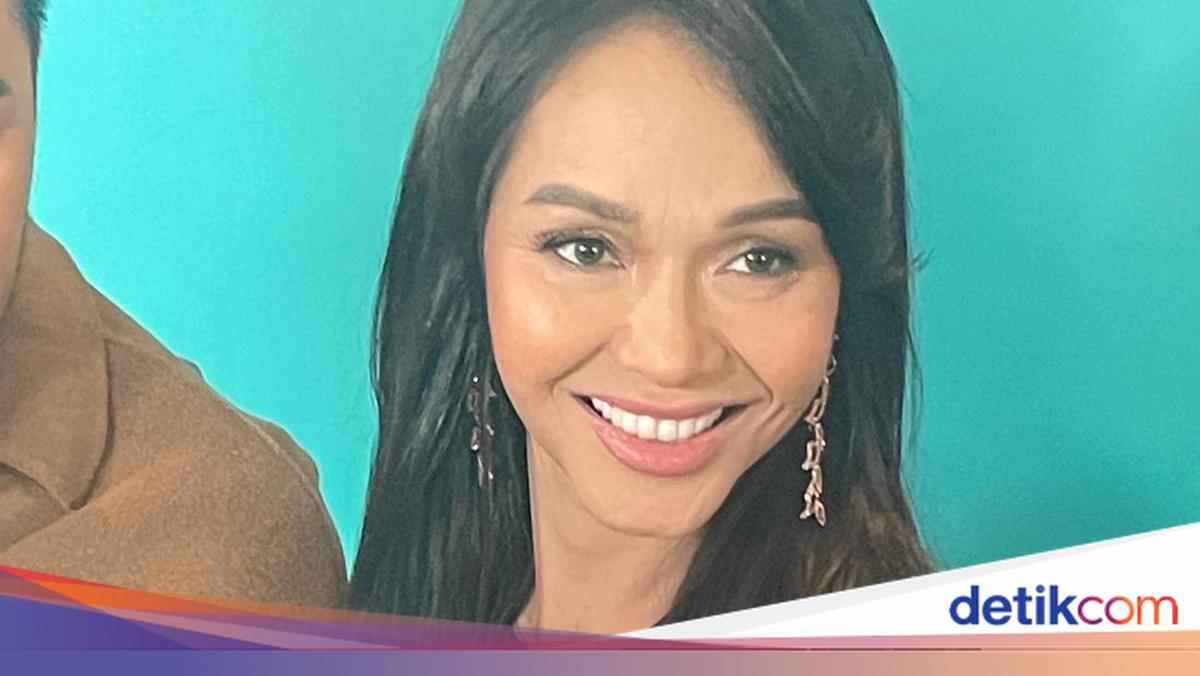 8 Foto Bunda Corla Sebelum Jalani Oplas di Indonesia, Ingin Tampil ...