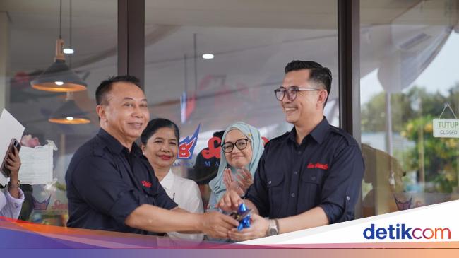 Mencicip Menu Favorit BJ Habibie di RM Sari Bundo