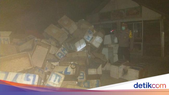 3 Gudang di Pantai Tambakrejo Blitar Terbakar, Kerugian Rp 200 Juta