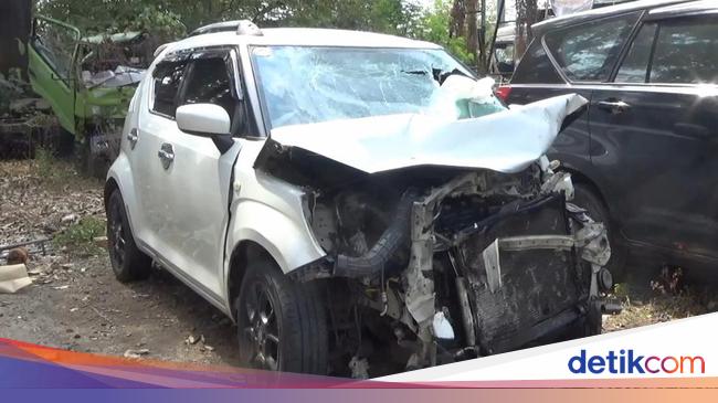 Ayah-Anak Warga Cianjur Kecelakaan di Tol Cipularang!