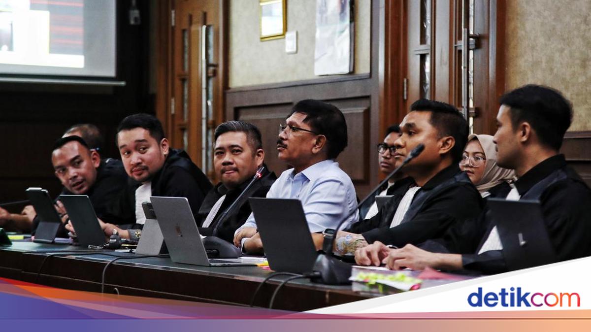 Johnny Plate Klaim Baru Pertama Kali Ketemu Menpora Dito