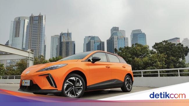 Mobil Listrik MG4 EV 'Berjubah' Oren Meluncur di RI, Pertama di Asia!