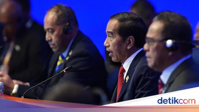 Momen Jokowi Pimpin KTT AIS Forum di Bali Momen Jokowi Pimpin KTT AIS Forum di Bali