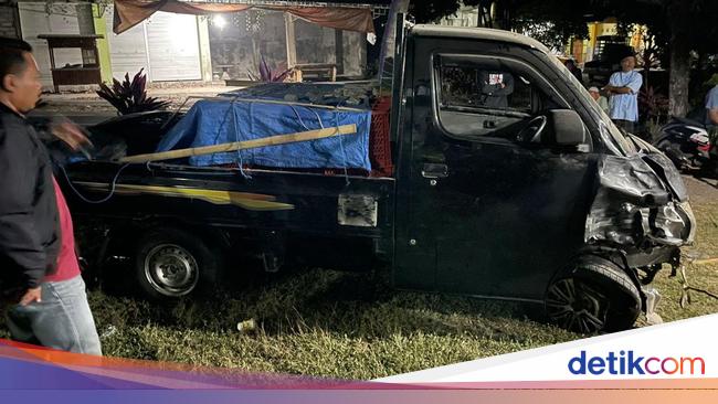 Pemotor Tewas Tertabrak lalu Pikap Masuk Rumah di Jalan Denpasar-Gilimanuk