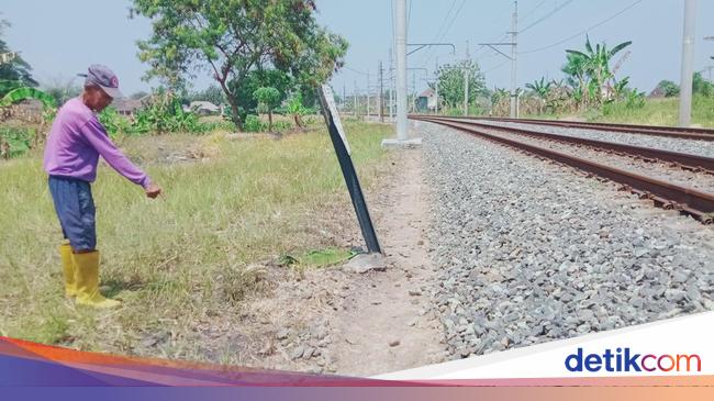 Kakek Pencari Pakan Tewas Tertabrak KRL di Kalikotes Klaten Kakek Pencari Pakan Tewas Tertabrak KRL di Kalikotes Klaten