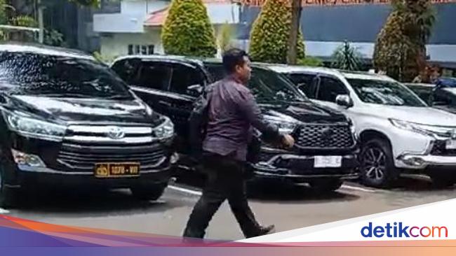 Ajudan Ketua KPK Firli Penuhi Panggilan Pemeriksaan Kasus Pemerasan SYL