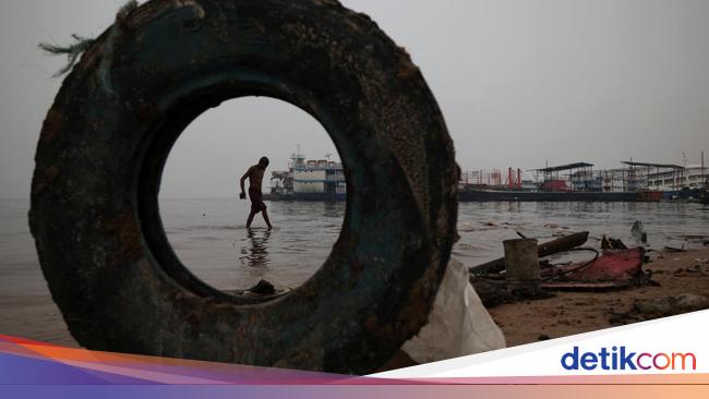 Asap Kebakaran Hutan Mengepung Kota di Amazon