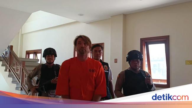 Tampang Bule Rusia Pemukul Warga Bali Buntut Istri Dikejar Anjing