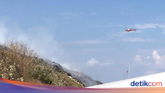 1 Helikopter Bom Air Dikerahkan untuk Padamkan Kebakaran TPA Suwung