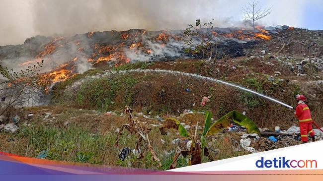 Kebakaran Belum Terkendali, TPA Mandung Tabanan Ditutup Sementara