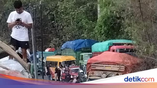 2 Truk Mogok di Jalan Poros Maros-Bone Picu Kemacetan 3 Kilometer