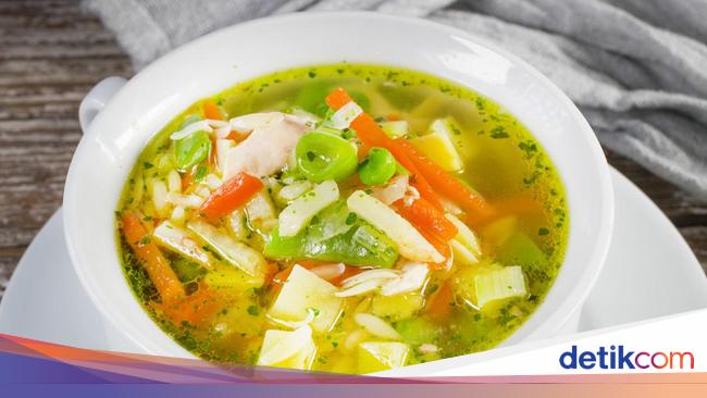 Resep Sup Ayam Sayuran Segar untuk Menu Makan Siang