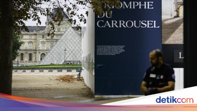 Ada Ancaman Bom, Museum Louvre Evakuasi Turis