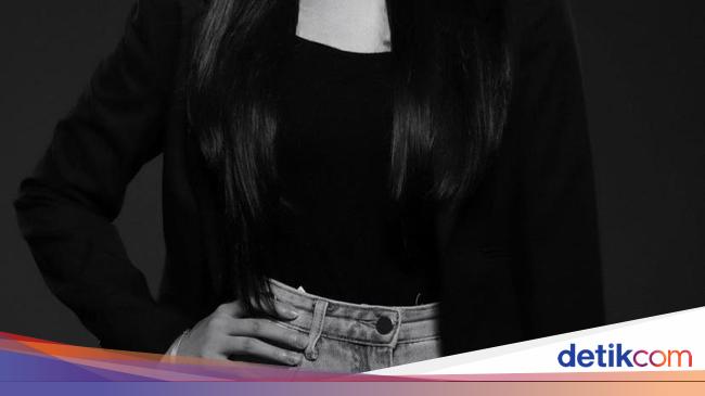 Cantiknya Ashel JKT48 saat Nongkrong di Kafe Estetik