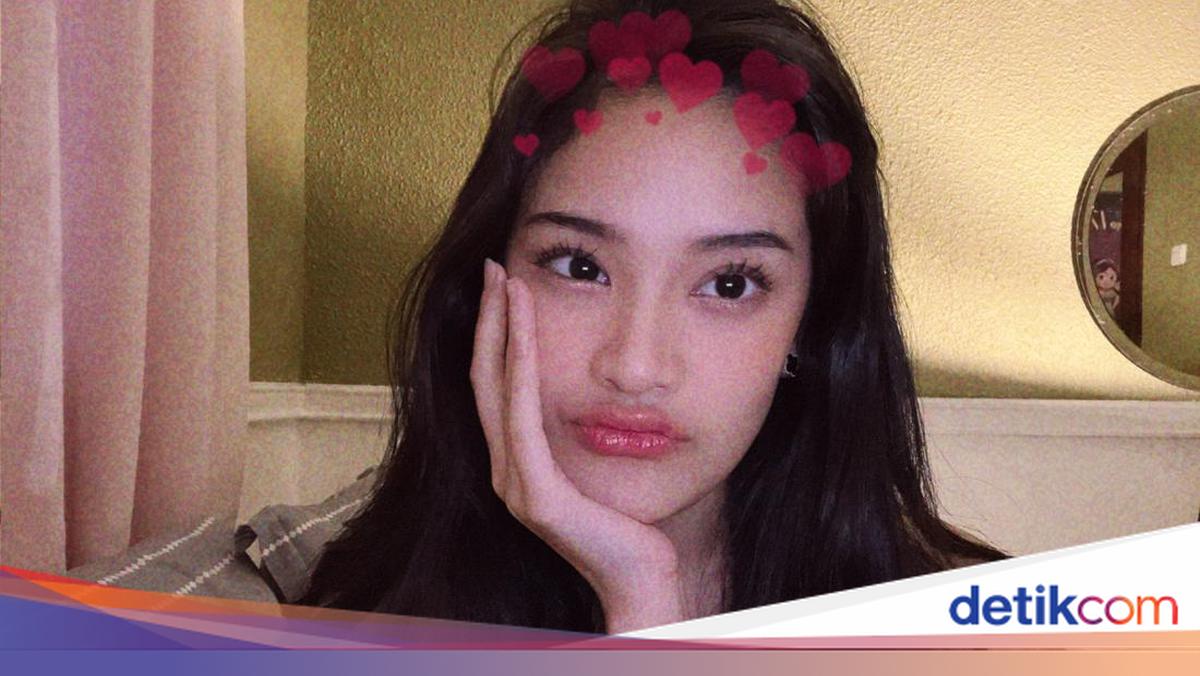 8 Foto Ashel JKT48 yang Mengumumkan Kelulusan Setelah 4 Tahun Berkarier