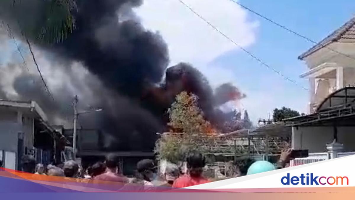 Gudang Cat Semprot di Sidoarjo Terbakar, Sempat Terdengar Suara Ledakan