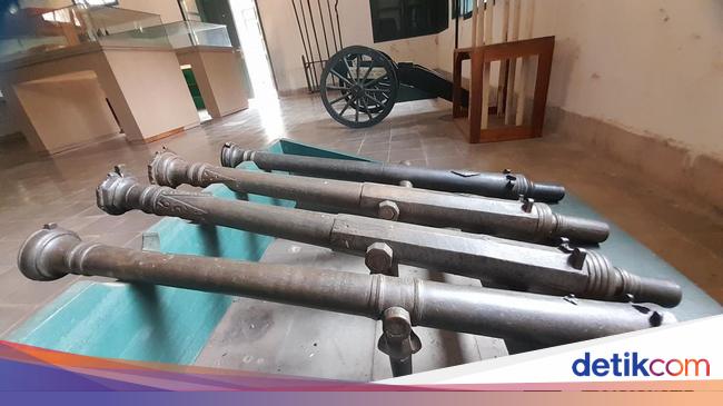 Melihat Meriam Bermotif Unik di Museum Geusan Ulun Sumedang