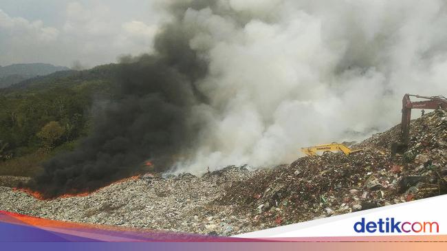 Kebakaran TPA Bakung Bandar Lampung Meluas, Petugas Ungkap Kendalanya