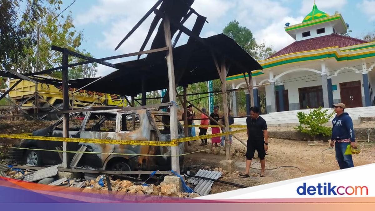 Kain Mencurigakan Ditemukan di Mobil Kiai Sampang yang Diduga Dibakar OTK