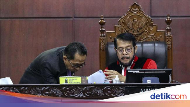 Alasan MK Kabulkan Kepala Daerah di Bawah 40 Tahun Bisa Maju Pilpres Alasan MK Kabulkan Kepala Daerah di Bawah 40 Tahun Bisa Maju Pilpres