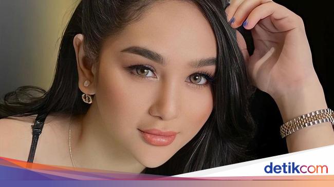 Dituding Selingkuh, Hana Hanifah Sebut Suami Bareng Cewek Lain di Hotel