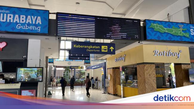 KA Argo Wilis Terlambat Tiba di Surabaya Imbas Tabrak Argo Semeru KA Argo Wilis Terlambat Tiba di Surabaya Imbas Tabrak Argo Semeru
