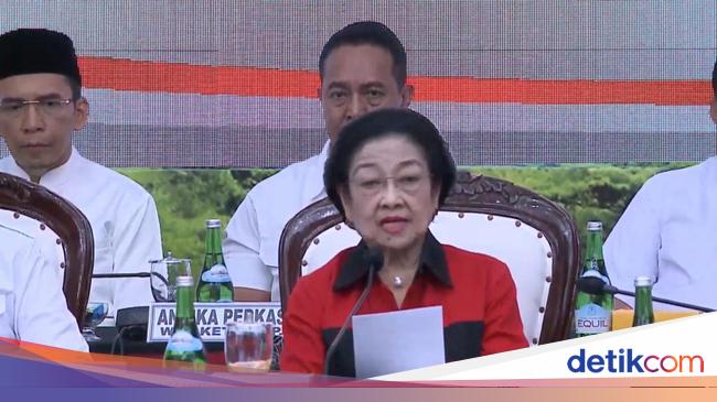 Guyonan Megawati ke Mahfud Md: Saya Turun Jabatan, Bapak Meroket