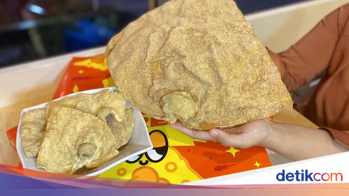 Wow! Begini Rasa Pangsit Goreng Jumbo yang Besarnya 10 Kali Pangsit Biasa