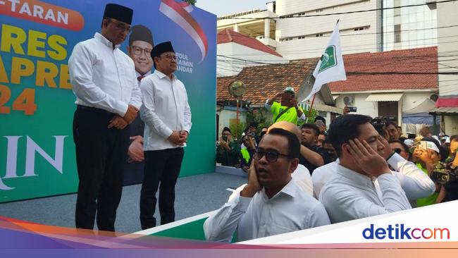 Anies-Cak Imin Disambut Kumandang Azan di Markas PKB