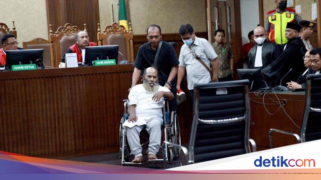 Pengacara: Lukas Enembe Meninggal Dunia Saat Dirawat di RSPAD Pengacara: Lukas Enembe Meninggal Dunia Saat Dirawat di RSPAD